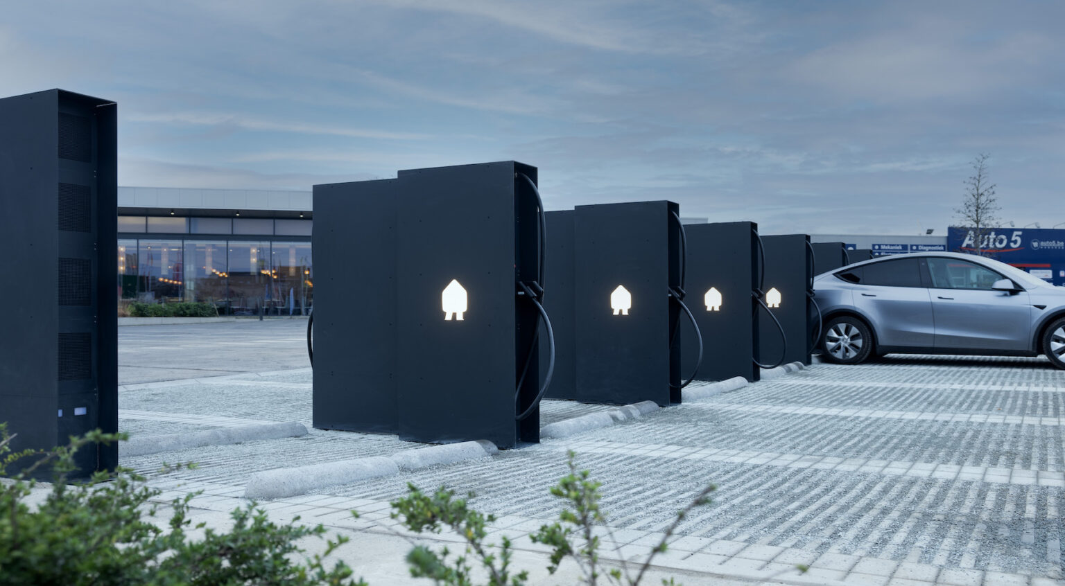 Smappee-Smartstop-inaugure-la-plus-grande-station-de-recharge